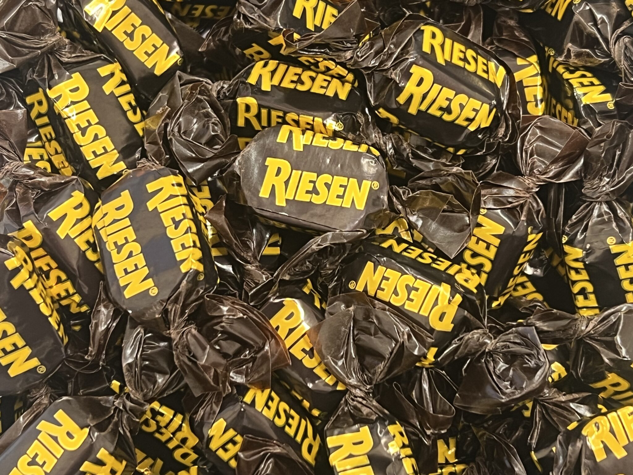 Riesen Dark Chocolate-Chewy Toffee - Karkkikuja.fi